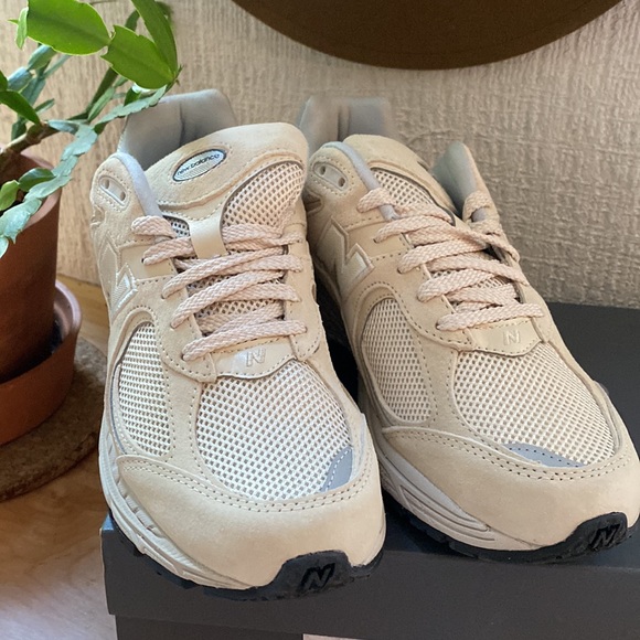 New Balance | Shoes | 202 R New Balance | Poshmark